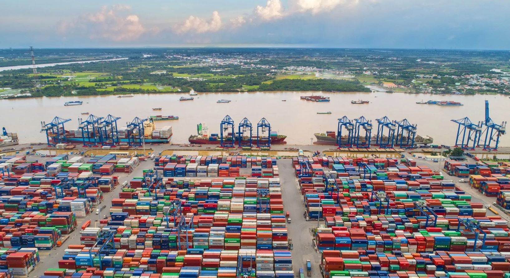 TCL: Dự báo lượng container qua cảng Cát Lái cải thiện, Tân Cảng ...