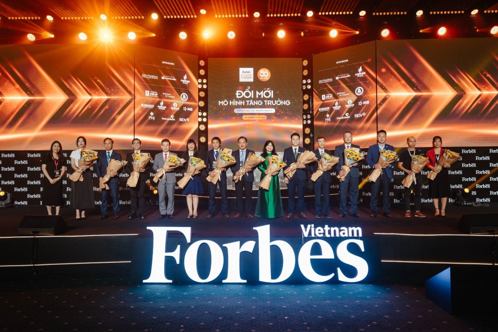 PVT: Duy trì tăng trưởng bền vững, PVTrans được vinh danh Top 50 công ...