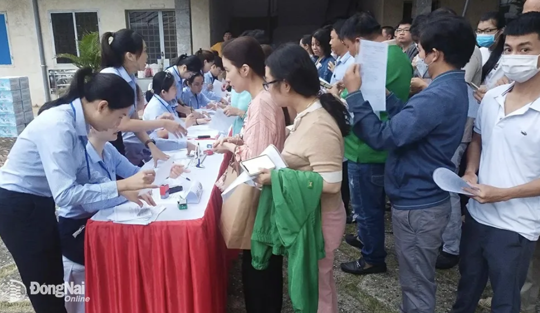 Hàng Trăm Người đang Bốc Thăm Mua 438 Căn Nhà ở Xã Hội A6 A7 ở Biên Hòa