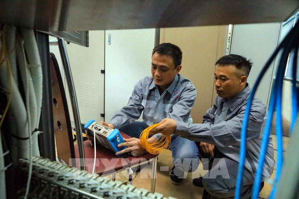 Duy trì “mạch máu” của ngành điện