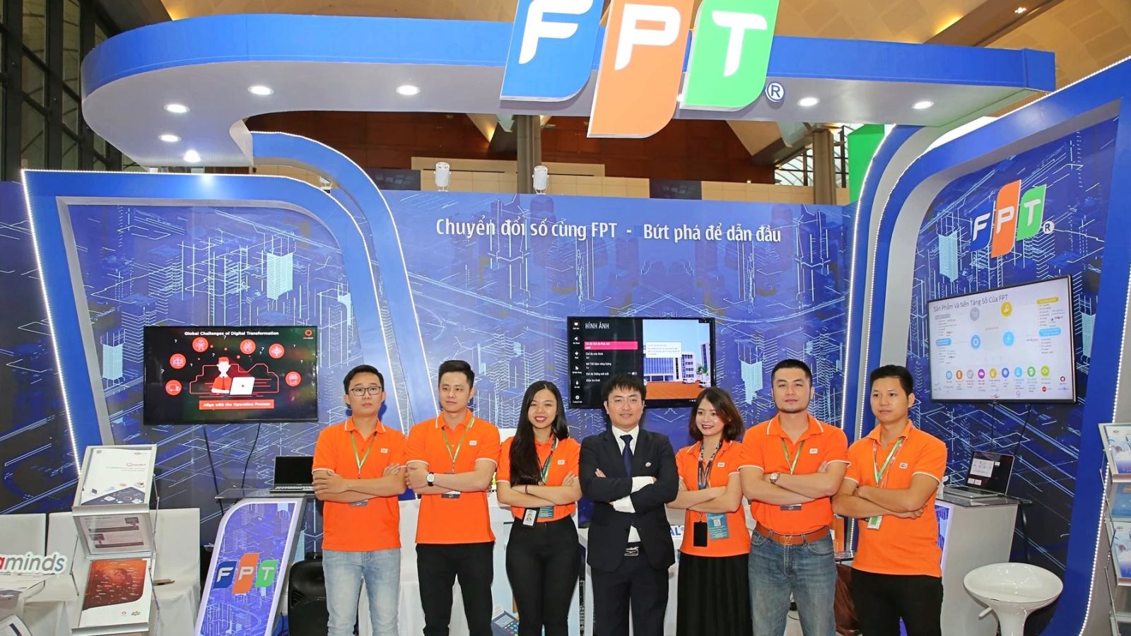 FPT: Báo lãi hơn 2.500 tỷ đồng trong quý 1/2024, doanh thu từ thị ...