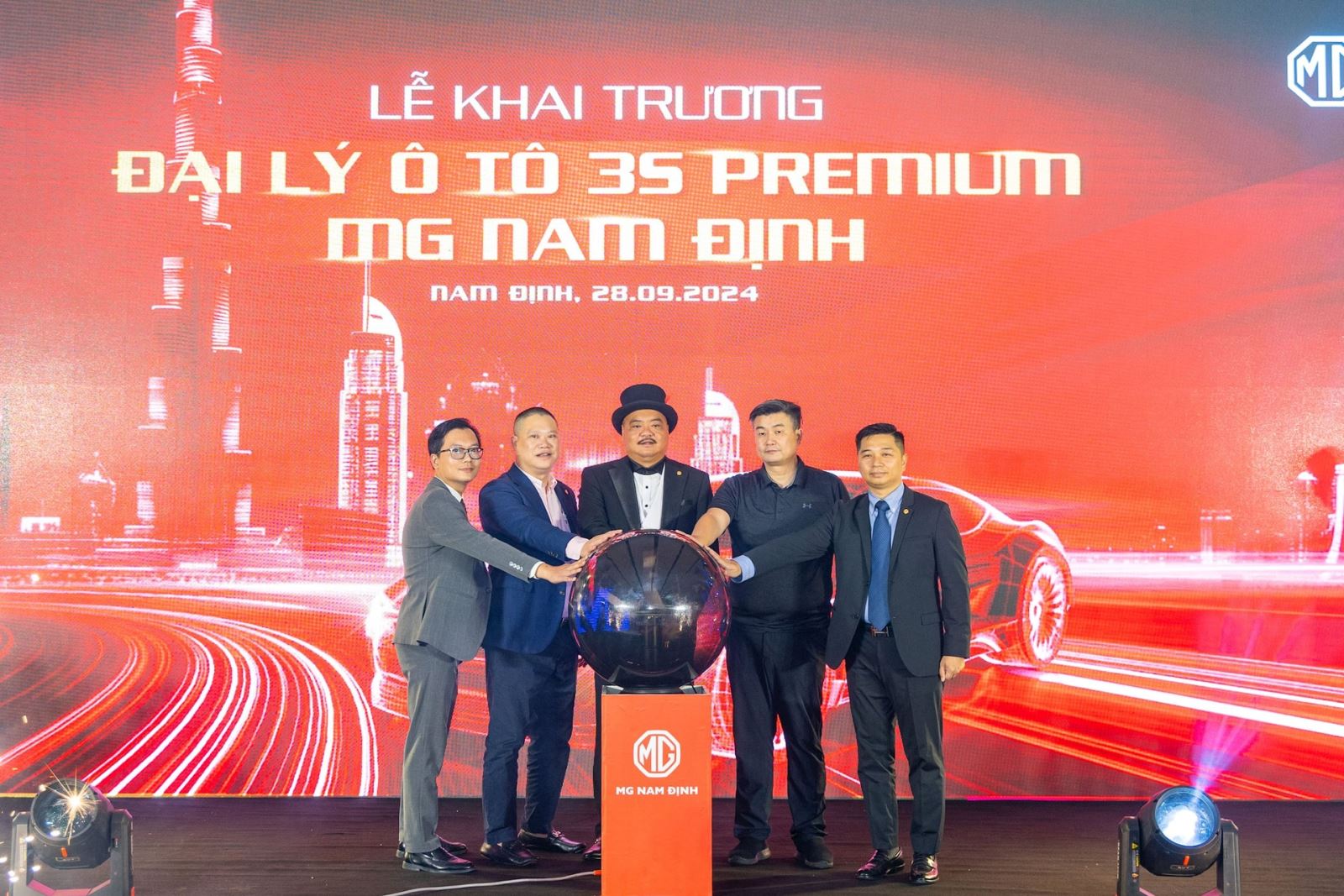 Haxaco mở đại lý MG Premium lớn nhất Nam Định, muốn chiếm hữu thị ...