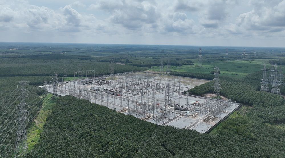 Đóng điện nhánh rẽ đường dây 220kV đấu nối từ Trạm biến áp 500kV Chơn Thành