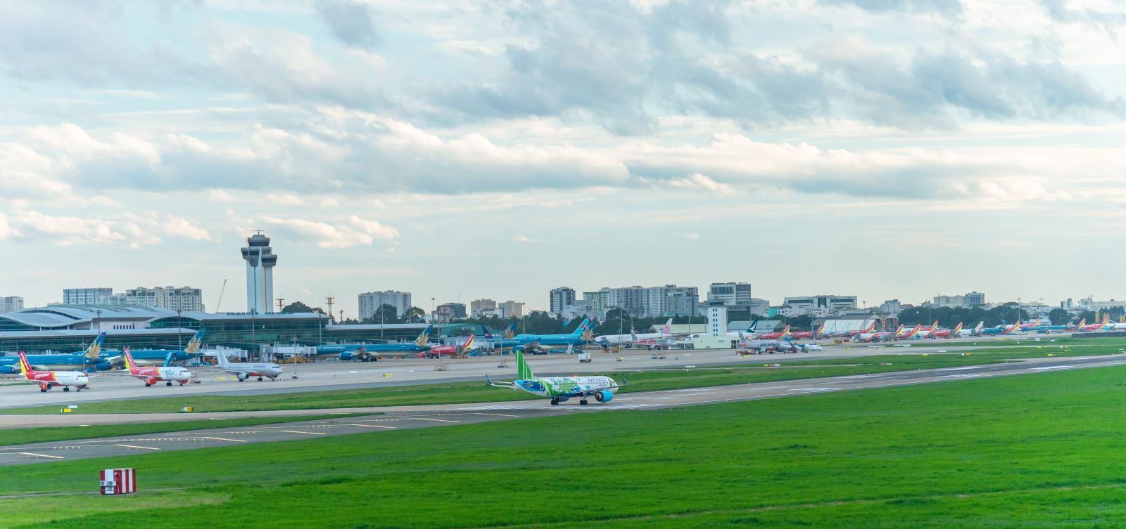 Hàng không Việt đang “tìm lại bầu trời” - TRI TIN INVESTMENT