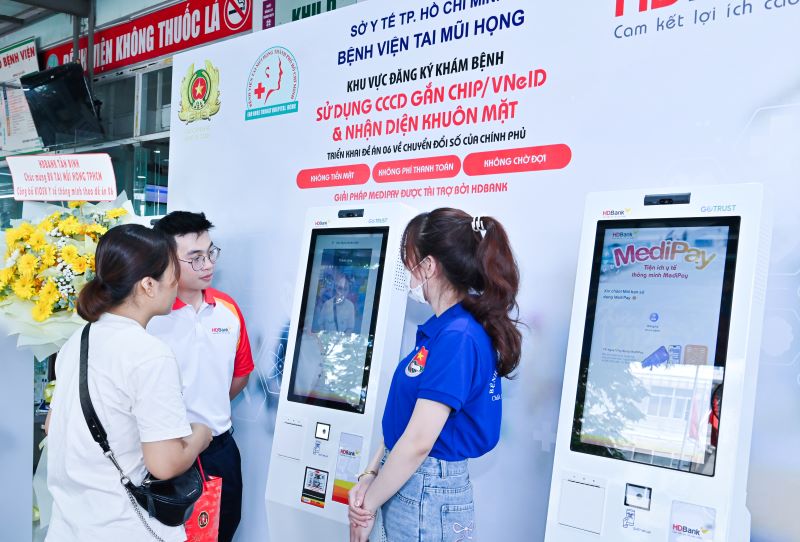 HDBank - Ngân hàng đầu tiên đưa Kiosk y tế thông minh vào khám chữa bệnh
