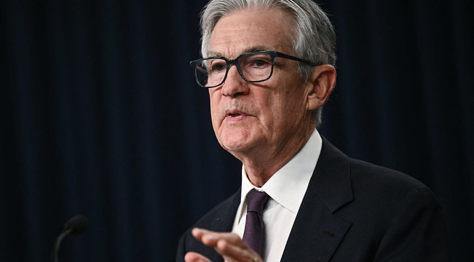Chủ tịch Fed Jerome Powell lên tiếng: Lãi suất sẽ còn cao trong thời ...