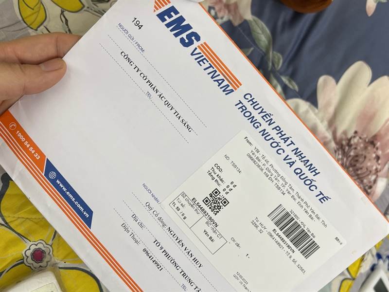 Chia sẻ niềm vui và nỗi buồn của em TSB này đi anh...