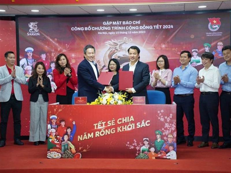 SAB: Bia Saigon trao hơn 10.400 phần quà nhân dịp Tết Giáp Thìn 2024