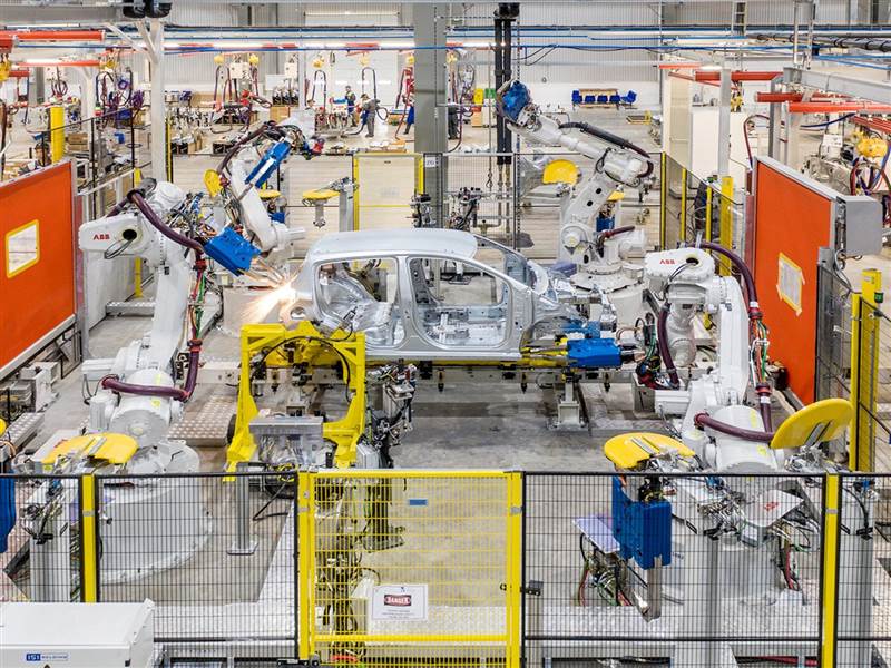 Ông Phạm Nhật Vượng làm CEO: VinFast xây nhà máy 2 tỷ USD, lập kỷ lục ở ...