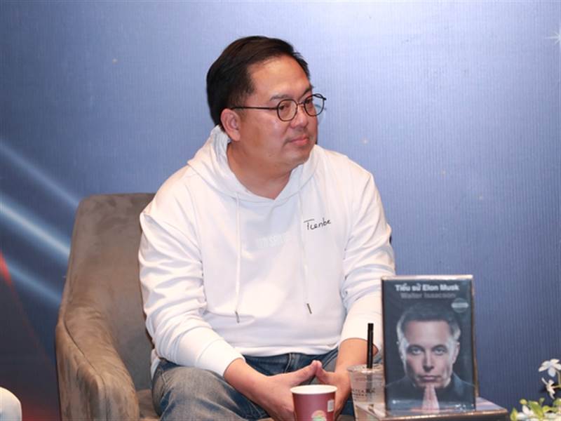 Ông Hoàng Nam Tiến: 'Ngày xưa chúng ta nói về mù chữ, còn ngày nay nói ...