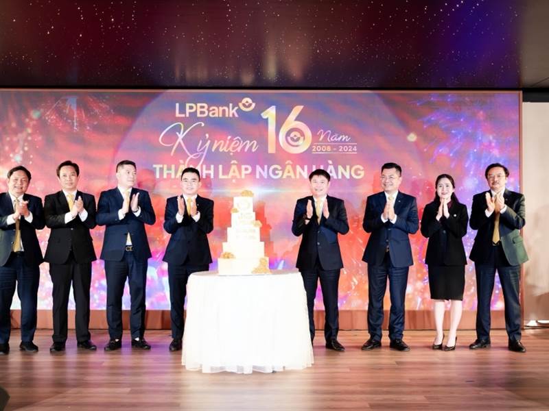 LPB: LPBank kỷ niệm sinh nhật 16 năm với nhiều dấu ấn nổi bật