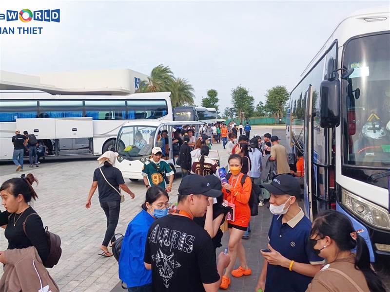 NVL: Novaworld Phan Thiet liên tục đón chào hàng ngàn khách đoàn Team ...