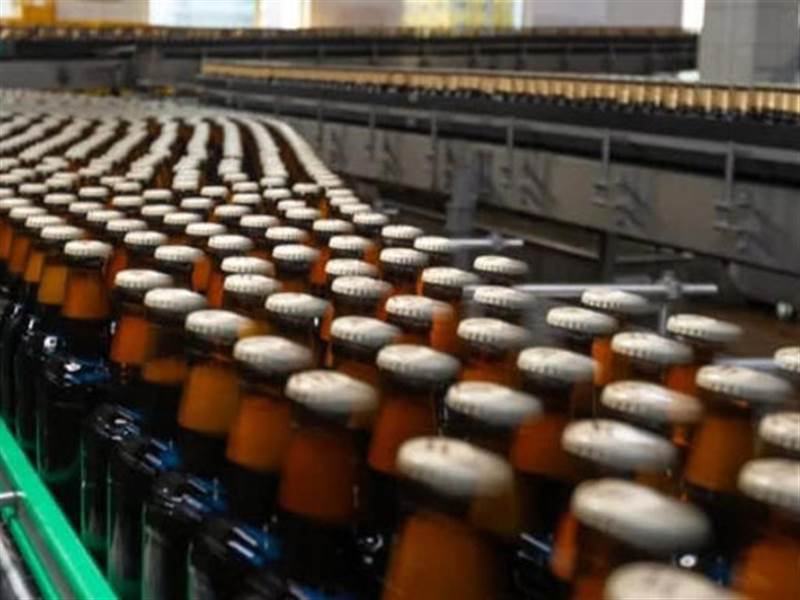 Các công ty sản xuất bia toàn cầu chia thị trường ở Ukraine và Nga khi ...