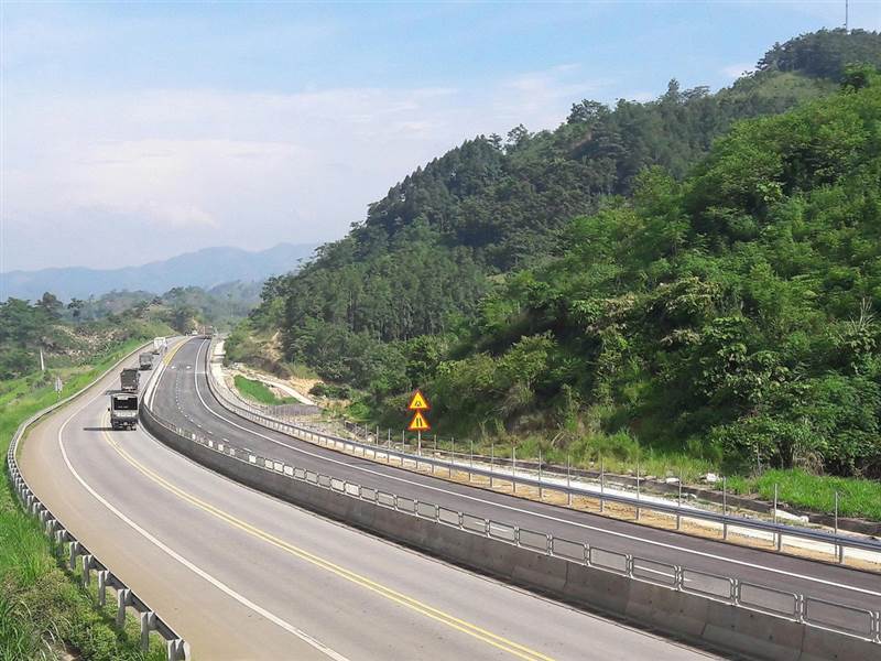Hơn 7.600 tỷ đồng xóa 'nút thắt cổ chai' trên cao tốc Nội Bài - Lào Cai