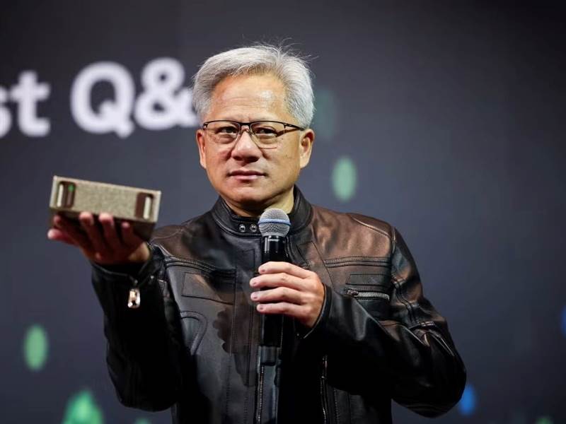 CEO Nvidia Jensen Huang chỉ ra lợi thế cực lớn của Trung Quốc so với Mỹ ...